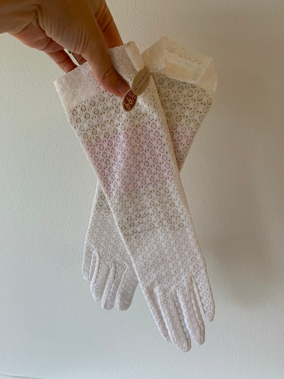 Grandoe white lace gloves/white lace bridal gloves/vi… - Gem Grandoe white lace gloves/white lace bridal gloves/vi… - Gem