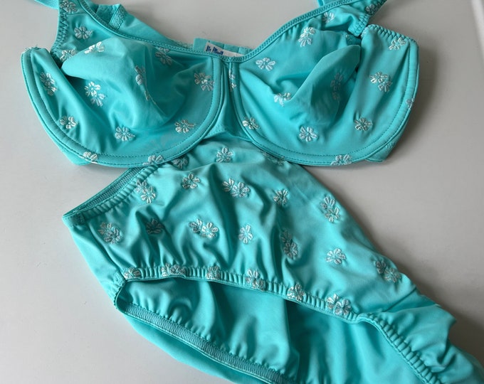 Vintage Warners Flower Charms Bra, 36C, Women's, Wireless, Contour ...