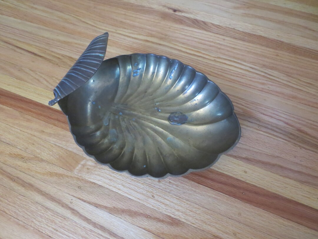 LARGE BRASS SHELL Very Heavy Made in India (wildwood Collection) Weighs ...
