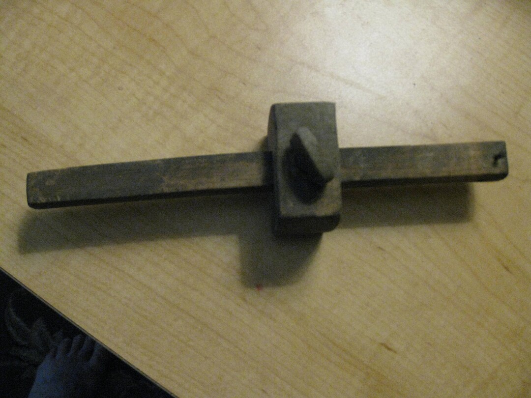 ANTIQUE WOODEN SCRIBE Carpenters Marking Tool 8 1/4" Long Initials J W ...