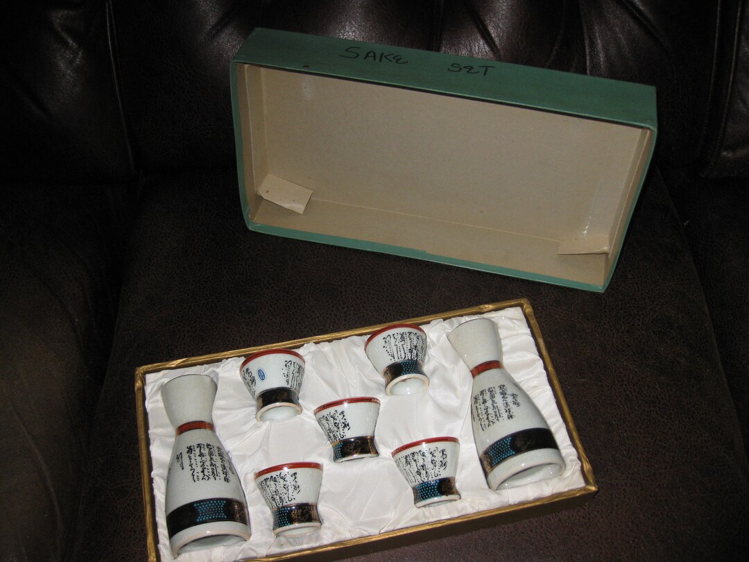 VINTAGE JAPANESE SAKE Set With Original Fabric Lined Cardboard Box Made ...