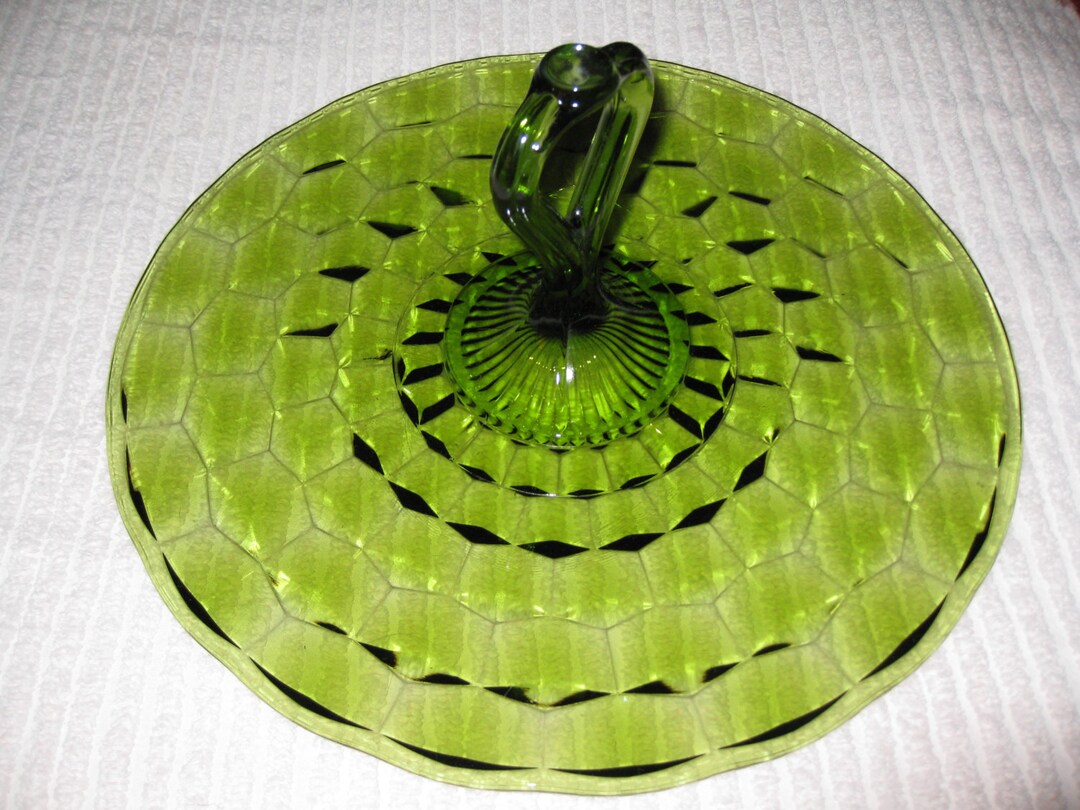 VINTAGE GREEN PLATE With Center Handle 13" Across Serving Dish Dessert ...