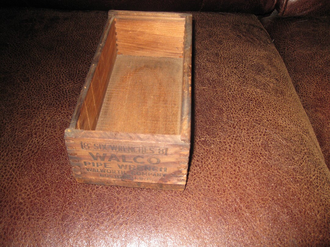 VINTAGE WOODEN WALCO Small Dovetailed 8 3/8" X 3 7/8" X 2 5/8" Pipe ...