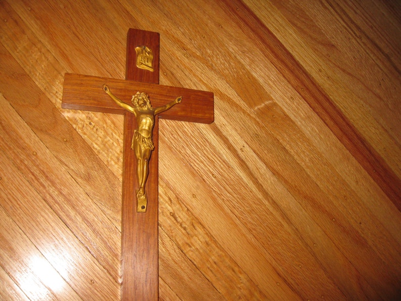 WOODEN WALL CRUCIFIX Metal Corpus Cross Measures 12 X 6 | Etsy