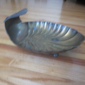 LARGE BRASS SHELL Very Heavy Made in India (wildwood Collection) Weighs ...