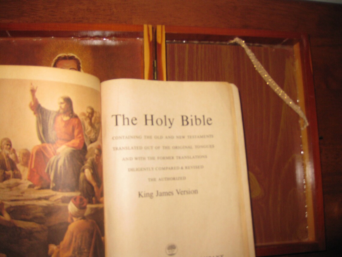 Vintage Cedar Bible Storage Box & Bible 9 1/4 X 6 - Etsy