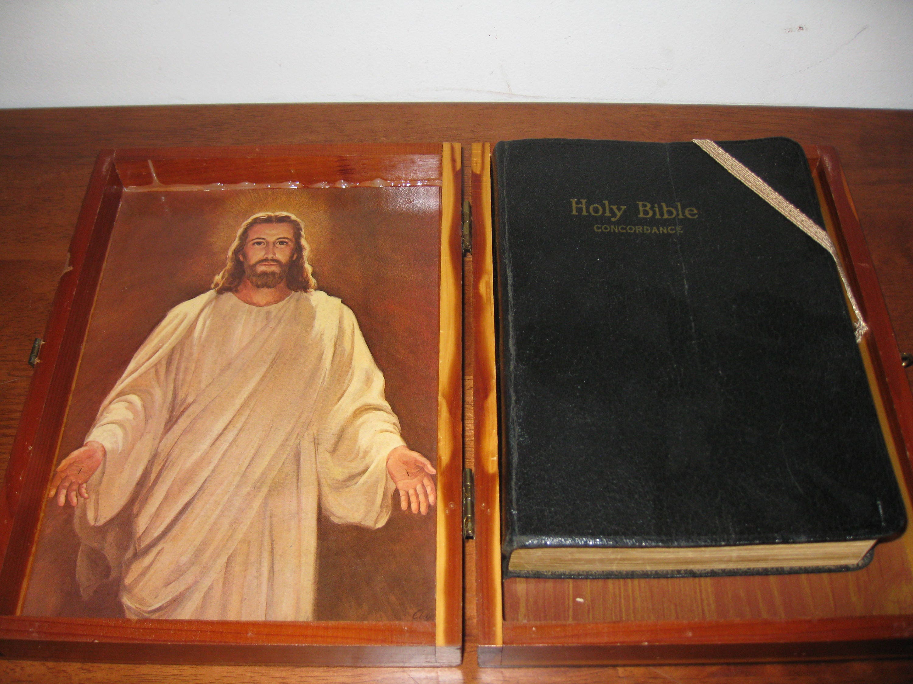 Vintage Cedar Bible Storage Box & Bible 9 1/4 X 6 - Etsy