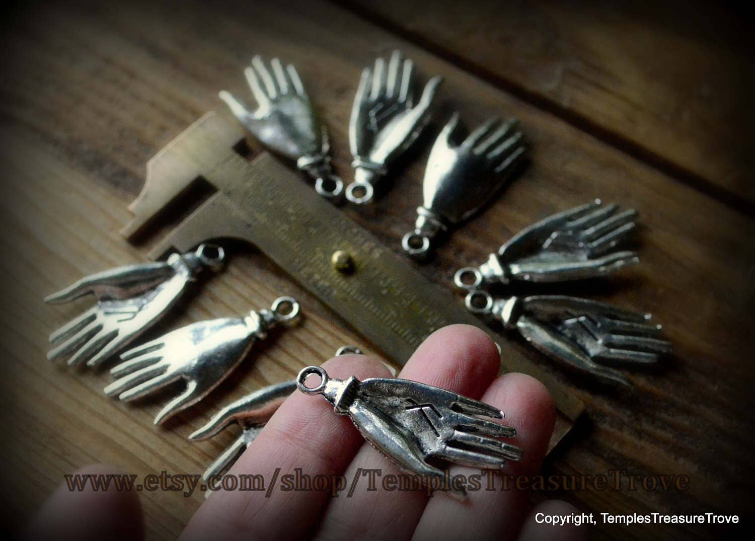 ONE Hamsa Hand Charm Hand of Fatima Charm Large Size Healing | Etsy