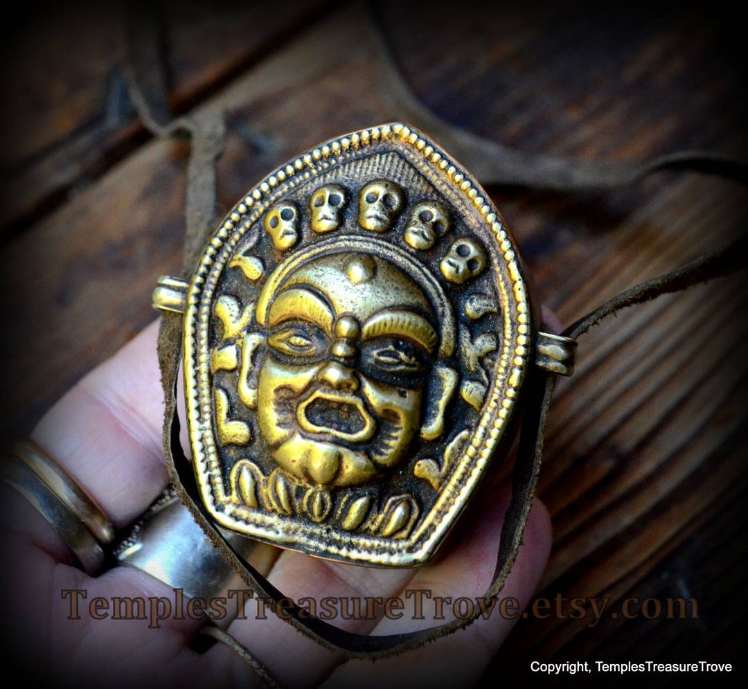 Tibetan Lord Mahakala Ghau Box Necklace Shrine 5 Skulls Transmute to 5 ...