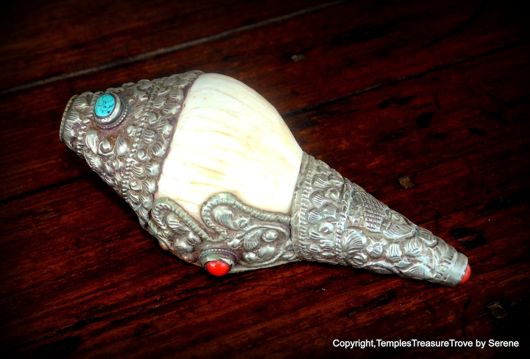 Vintage Dung-dkar Tibetan Conch Shell Repousse Silversilver Repousse ...