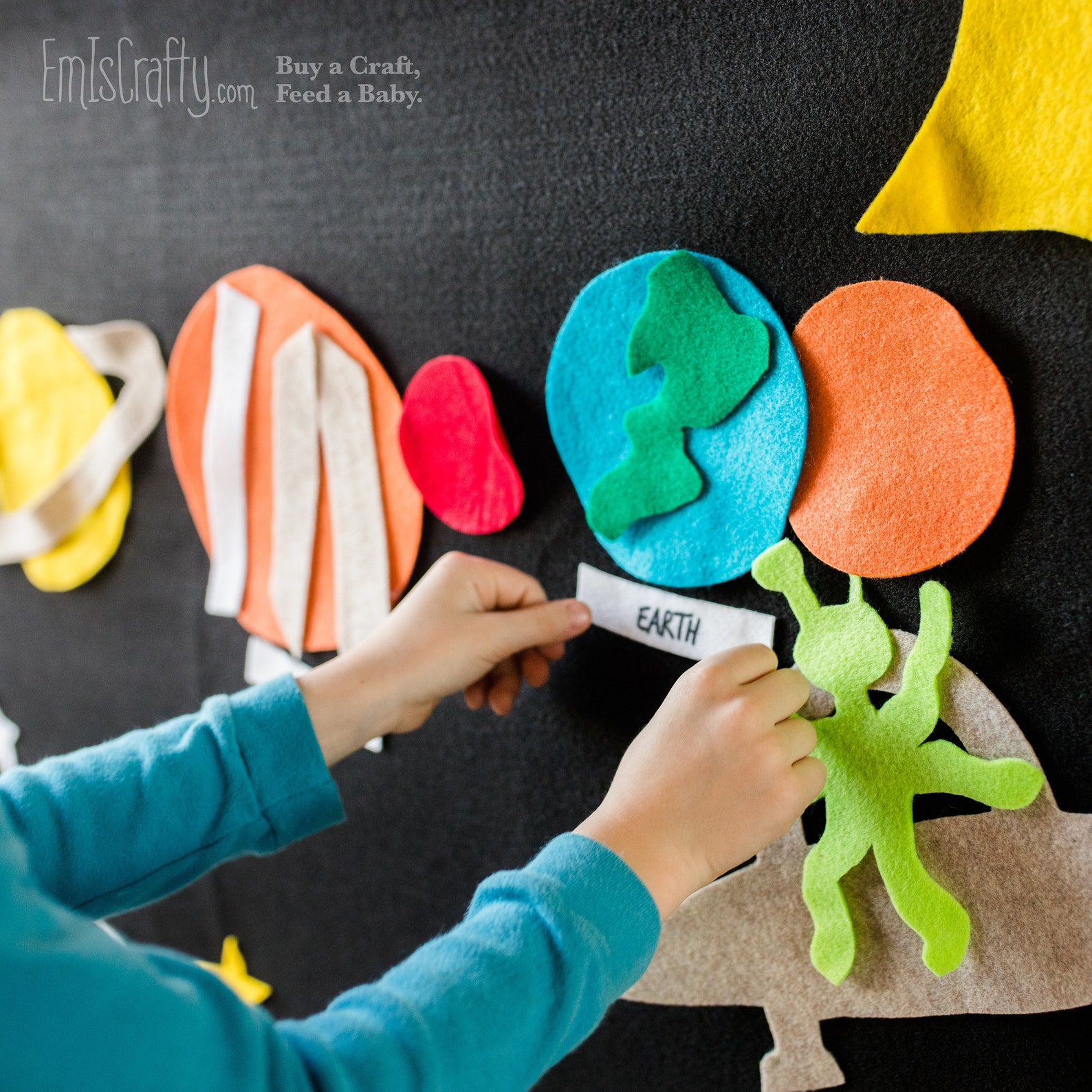 Montessori Activity: Solar System Felt Wall, Montessori Planet Learning ...