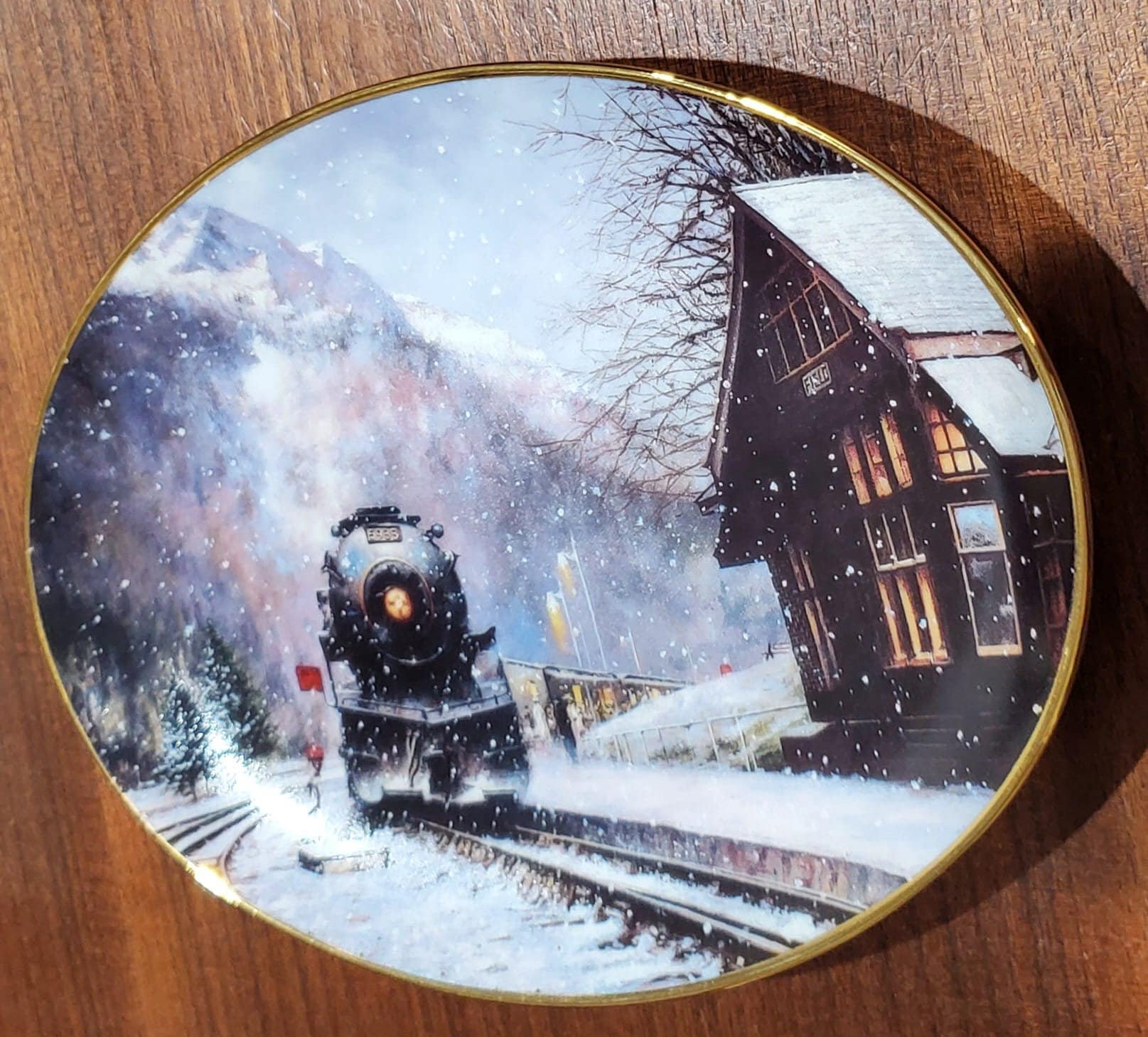 Snowy Passages "early Departure" Oval Train Plate by Hamilton ...