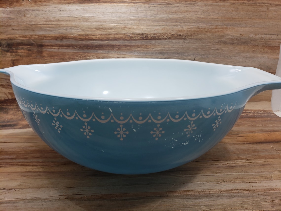 Large Pyrex Blue Snowflake 444 Vintage Pyrex | Etsy