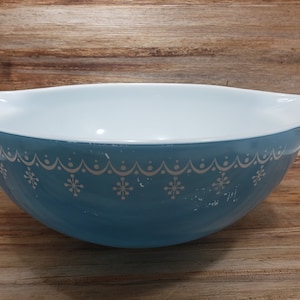 Large Pyrex Blue Snowflake 444 Vintage Pyrex | Etsy