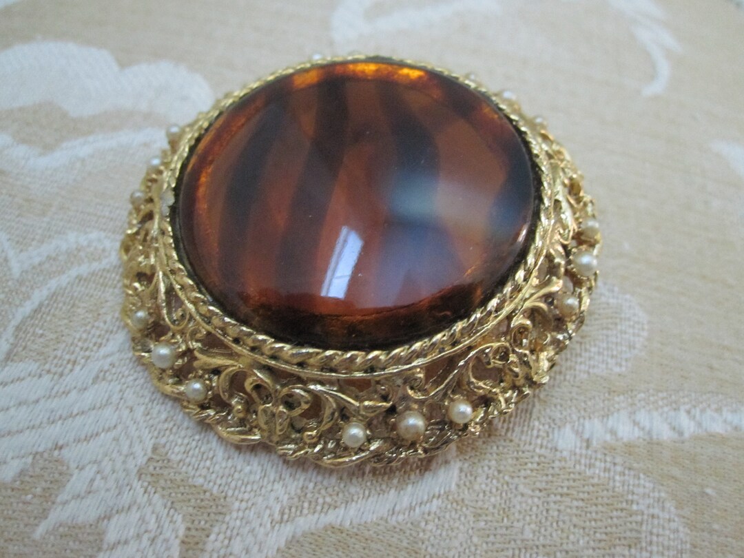 HOBE' TORTOISESHELL Brooch/pendant SIGNED - Etsy