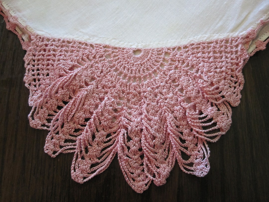 CROCHETED PINK LINEN Handkerchief Circa 1930s - Etsy
