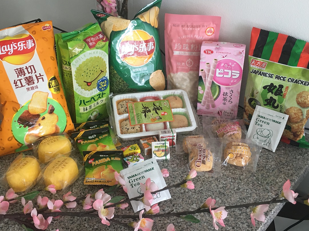 JAPANESE 25 Pc Snack Box Mochi , Green Tea, Chips, Candy ,MATCHA, Mango ...