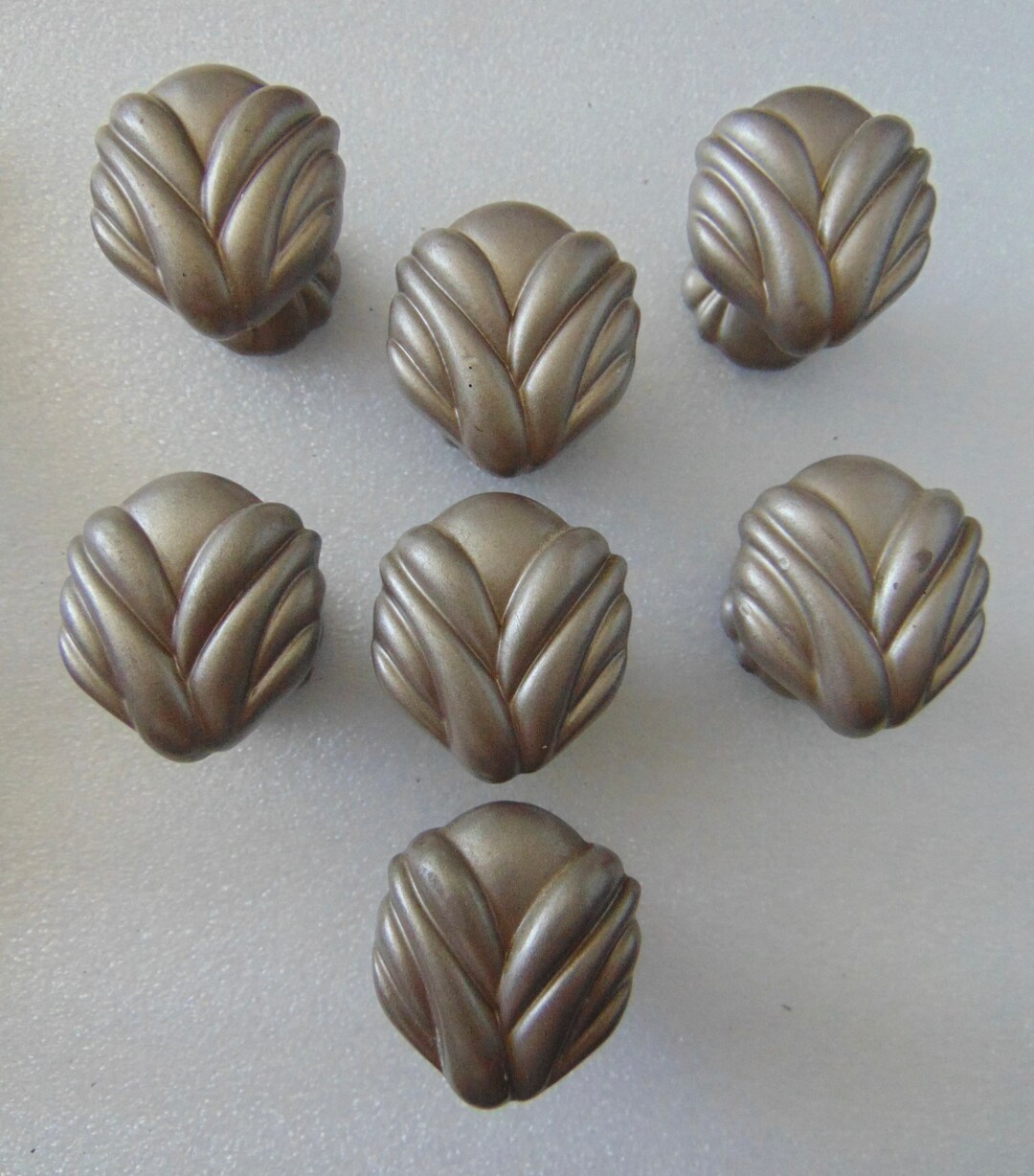 Set of 7 Gray Round Leaf Knobs, Amerock 1475 Hardware - Etsy