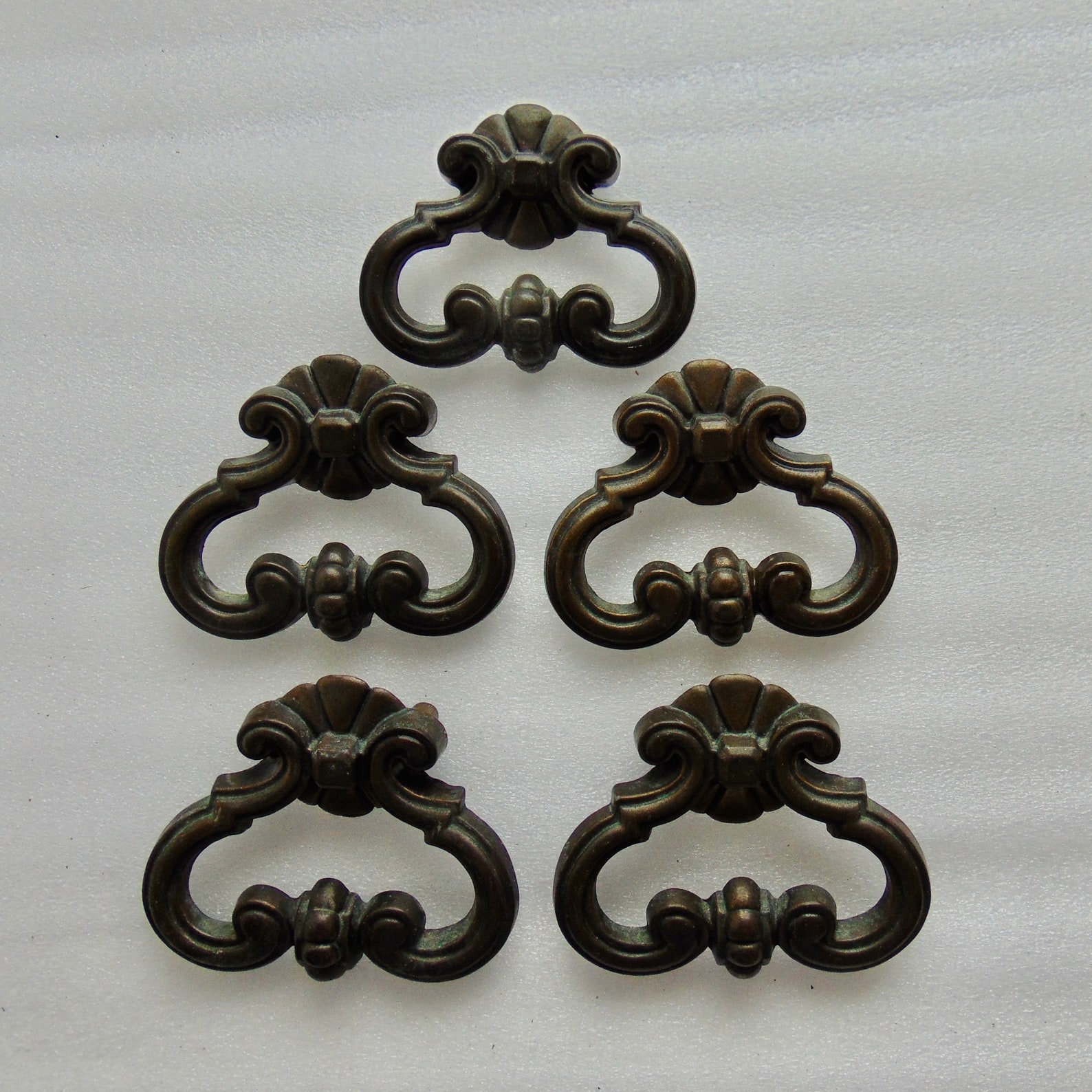 Set of 5 Vintage 5 Faux Drop Pulls, 1.25 in Centers, Antique Brass - Etsy