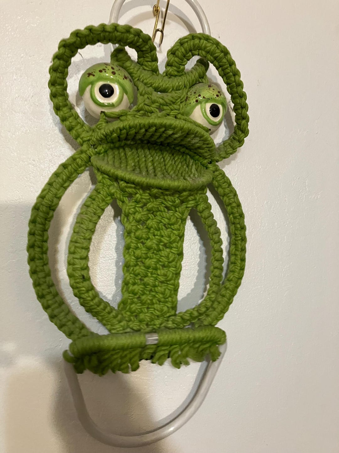 1980s Macrame Frog Wall Hanging - Etsy
