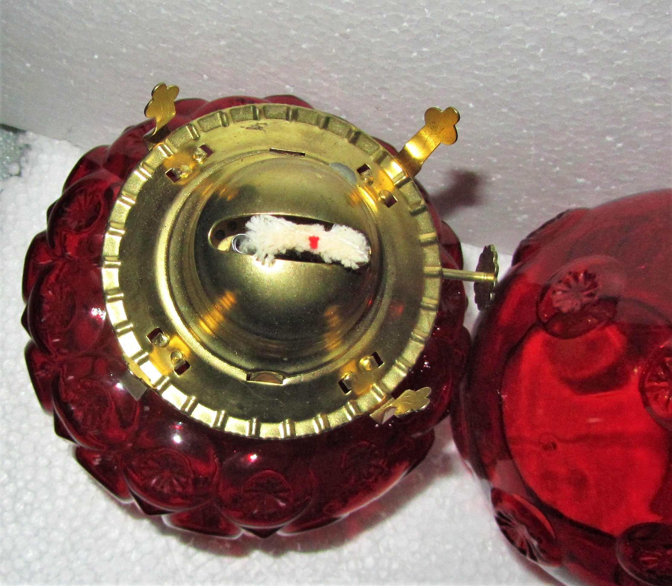 Vintage L E Smith RED RUBY Moon & Stars Glass Kerosene Oil Lamp Lantern ...