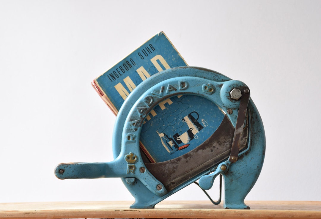 Great Patina Vintage RAADVAD Bread Slicer / Cutter Blue & Gold Short ...