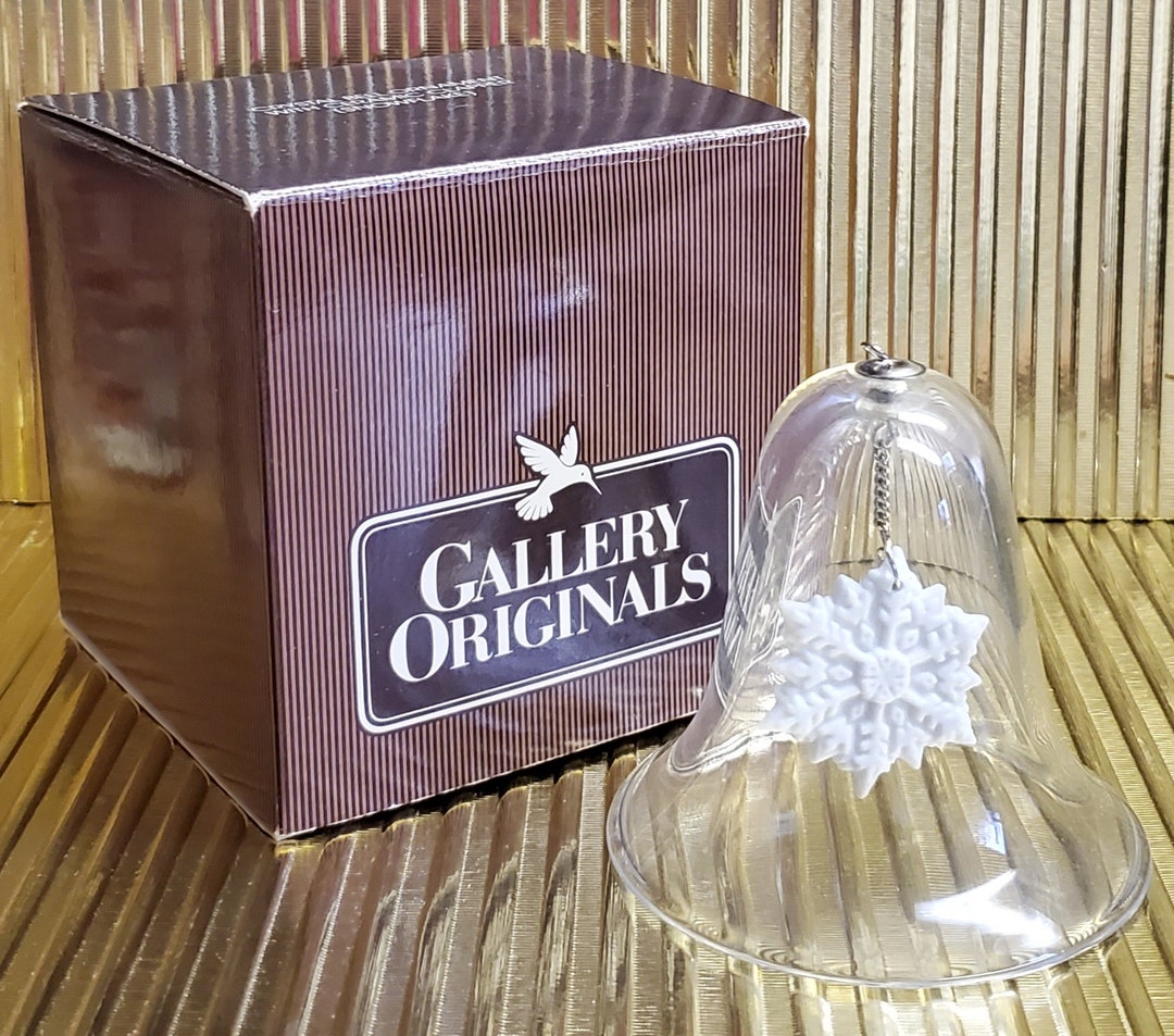 Crystal Bell Ornament With Ceramic Clapper Snowflake Vintage Avon 1984 ...