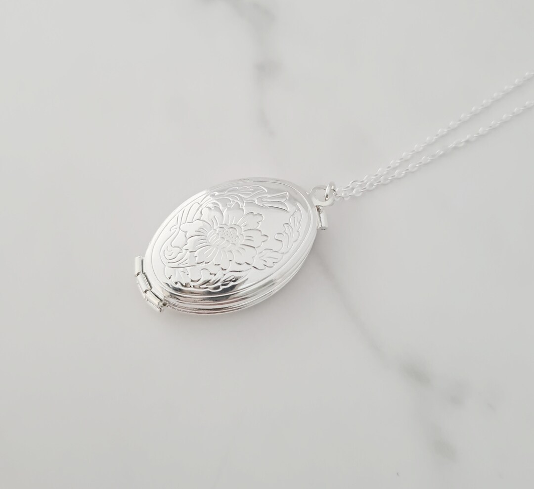 Four Picture Locket, Folding Oval Locket, Keepsake Gifts, Family ...
