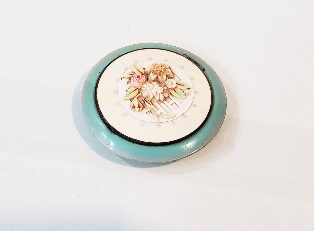 1920s Floral Powder Compact - Flapper Era Celluloid Powder Compact W ...