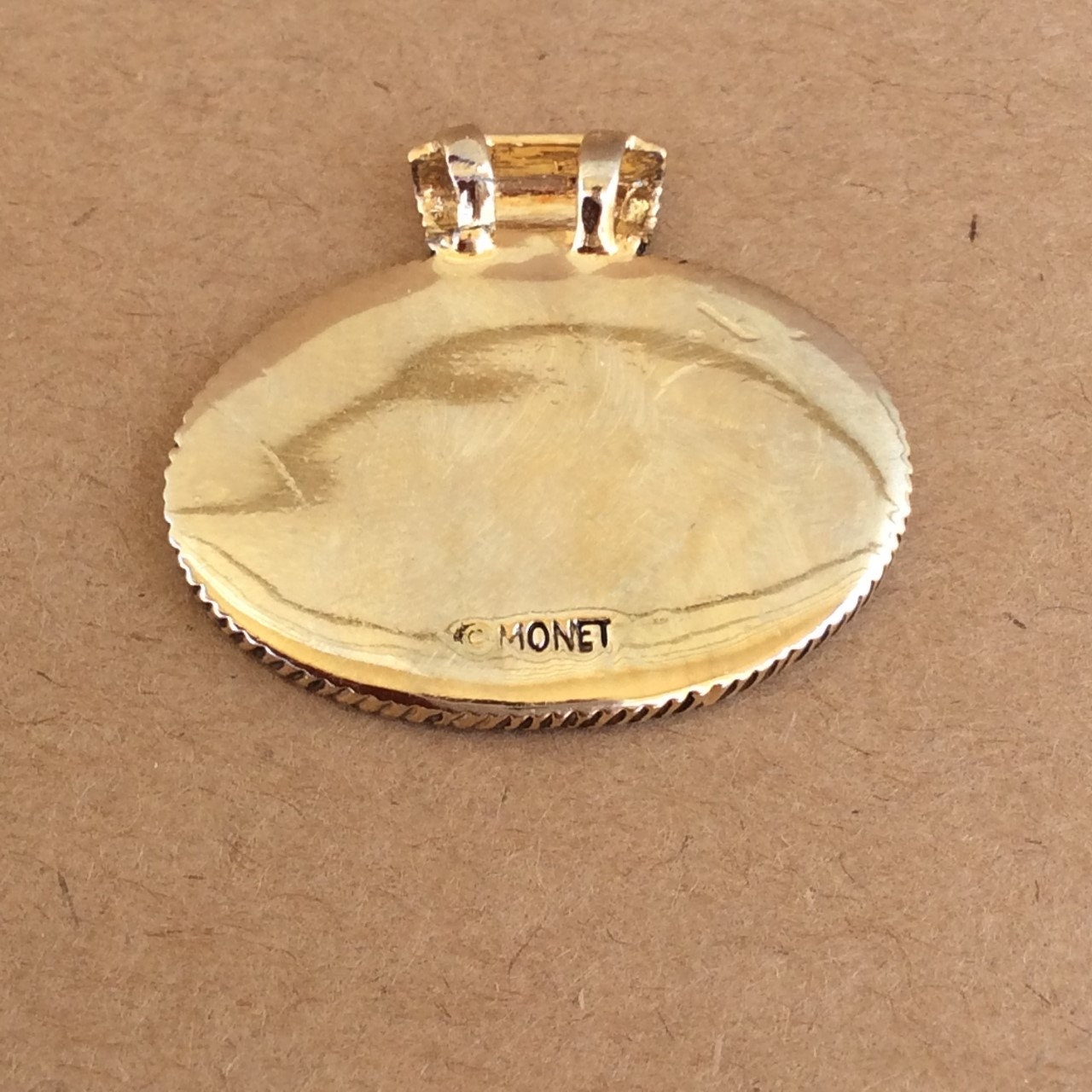 Bijoux cadeau vintage Monet collier Lucite pendentif Or ton - Etsy France