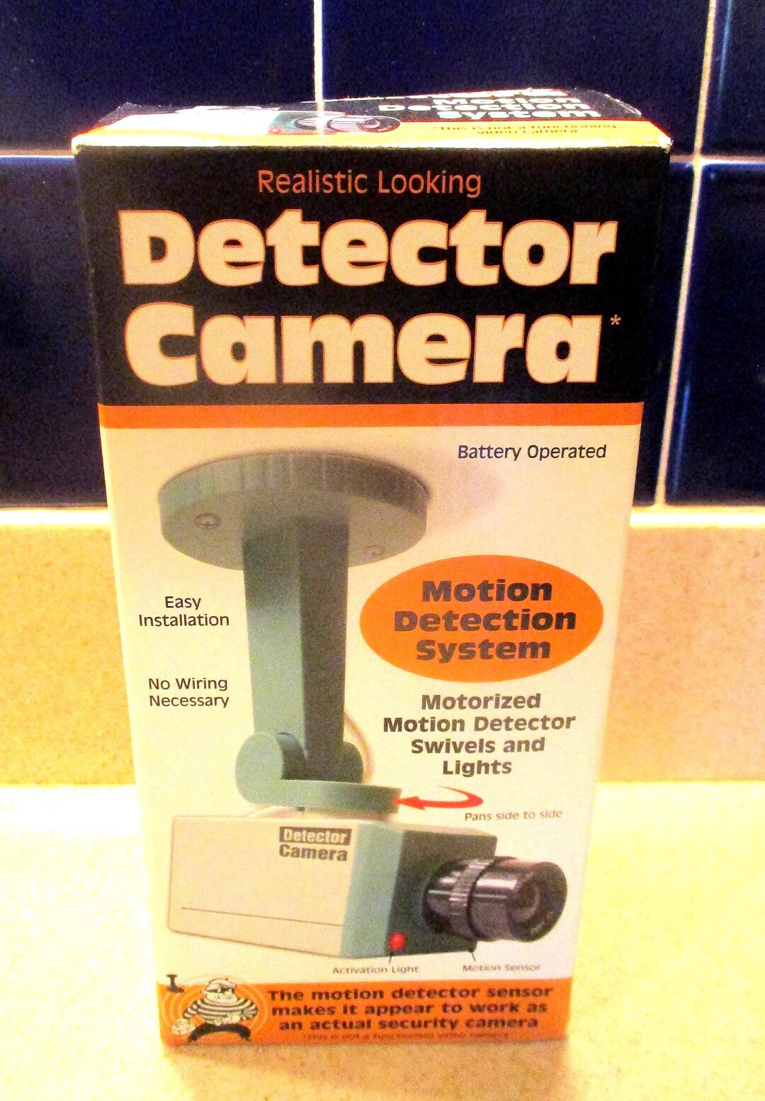 Fake MOTION DETECTOR CAMERA Brand New Original Box Lights up Swivels ...