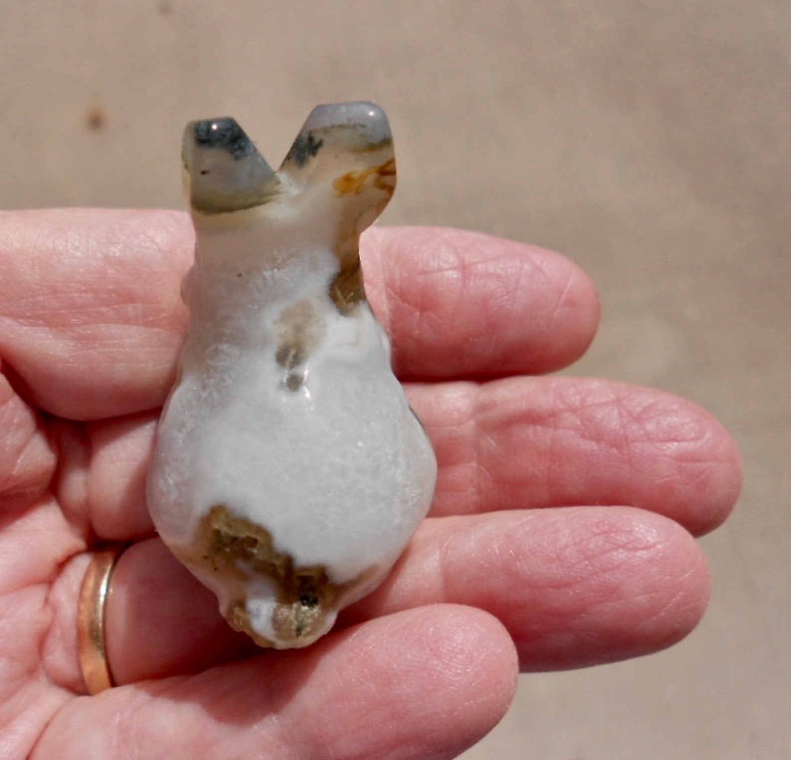 MOSS AGATE Easter RABBIT Carving 40 Mm or 1 5/8 Inch Tall X 1 1/4 Inch ...