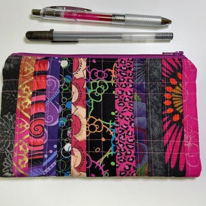 Hot Pink Bag #3, Quilted Pink Graffiti Zipper Bag With Magenta Zipper ...