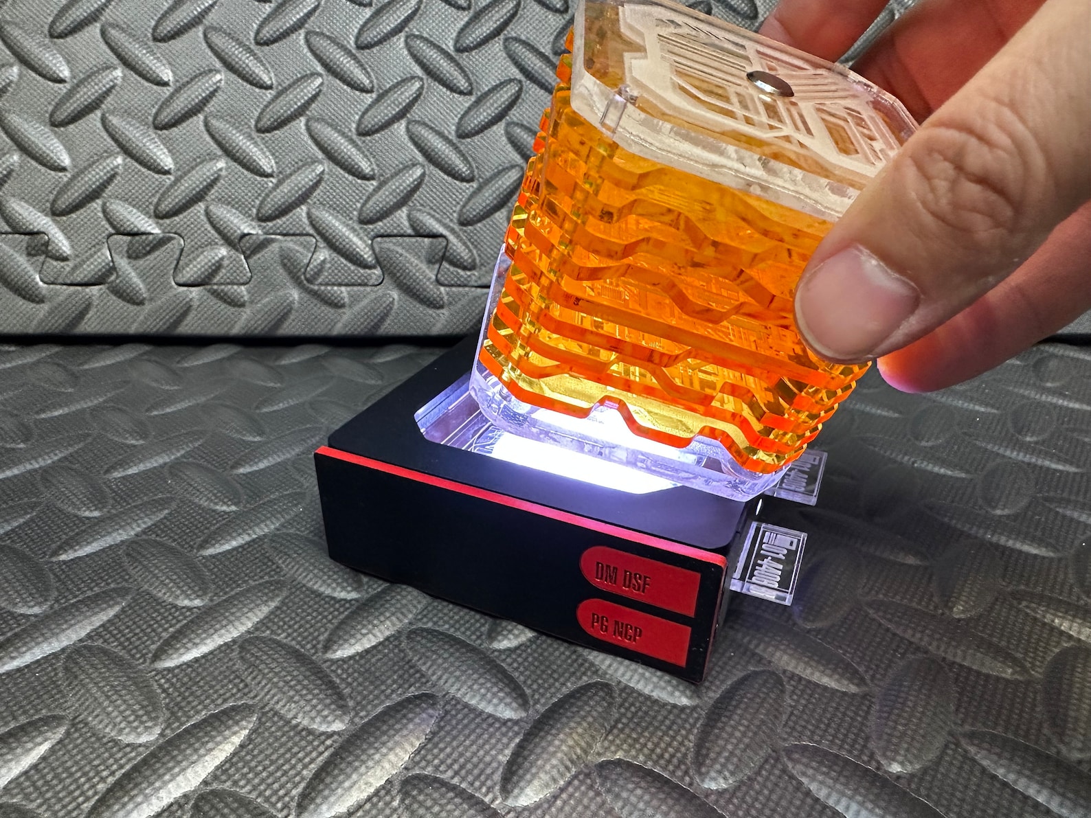 Holographic Memory Cube + Base - Etsy