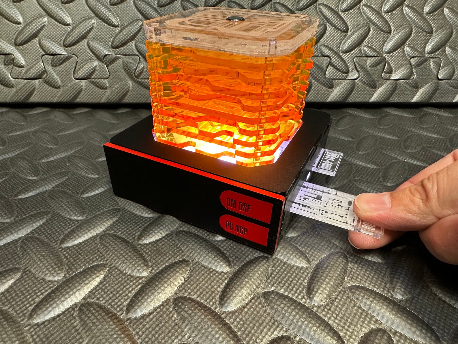 Holographic Memory Cube + Base - Etsy