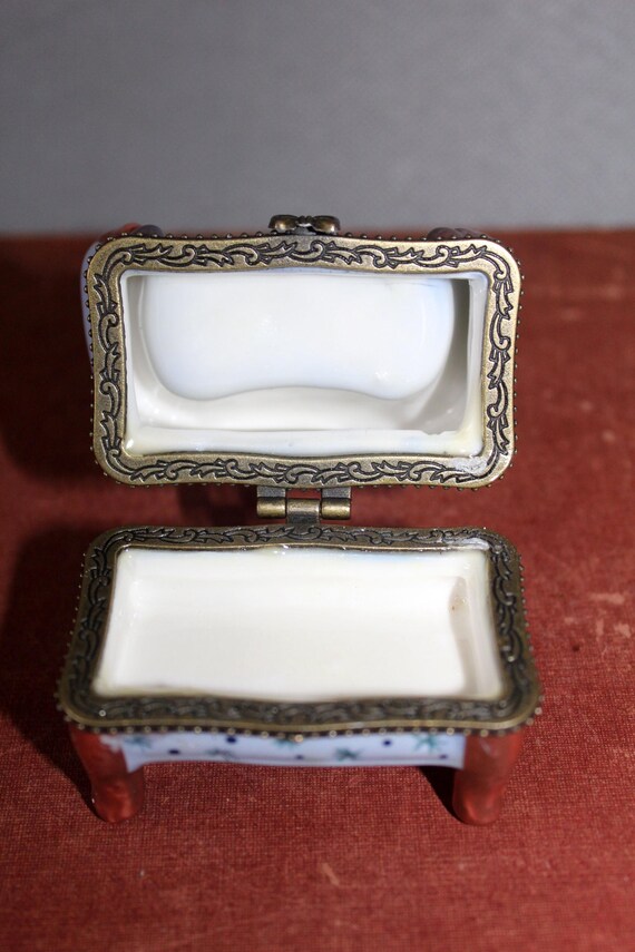 Vintage porcelain queen throne box, king throne trink… - Gem