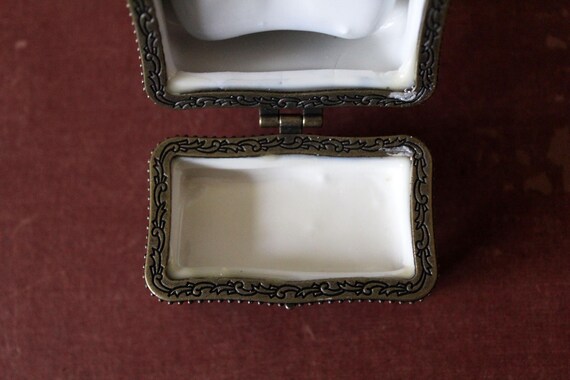Vintage porcelain queen throne box, king throne trink… - Gem