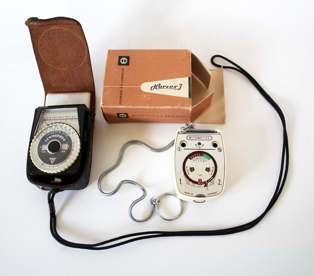 2 Vintage Light Meter, Horvex 3, Leningrad 4, Original Box and Carrying ...