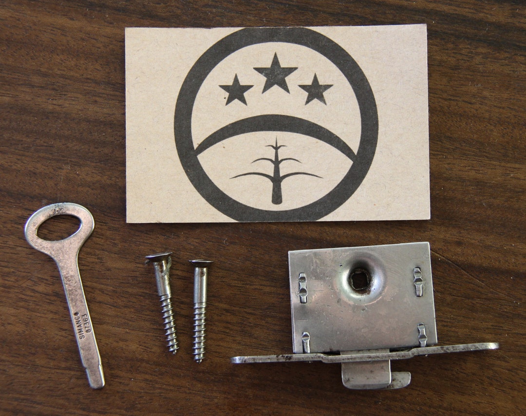 Lock , Key and Screws From A Singer Sewing Machine 'sarcophagus' Case ...