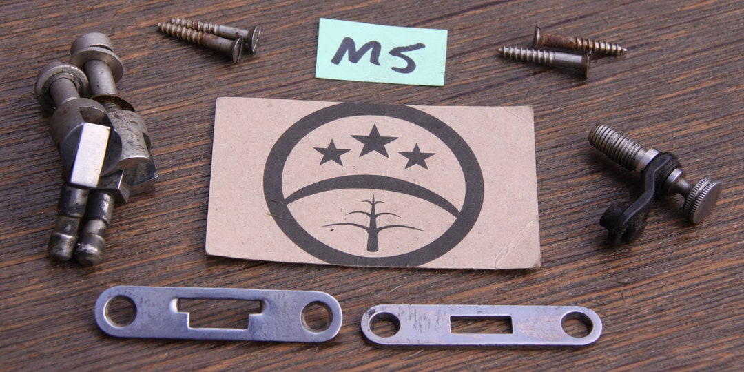 Singer Sewing Machine Set of Retention Catch Hinges & Metal Locking ...