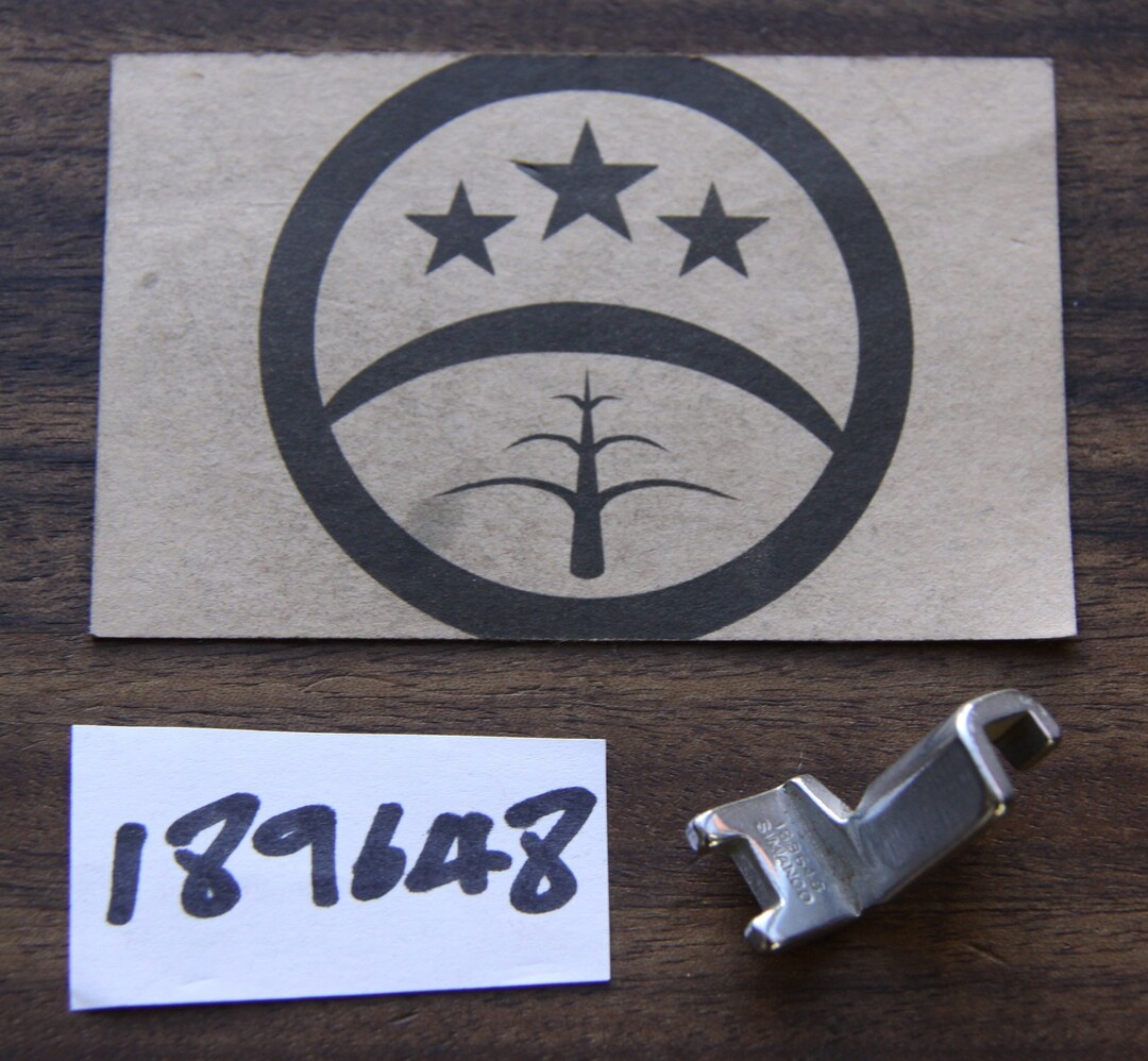 Singer Sewing Machine Button Foot / Attachment - Nice Condition ...