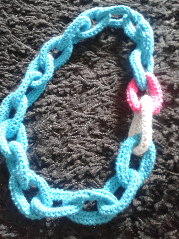 Artículos similares a Django Chain, ganchillo collar, collar, cadena de ...