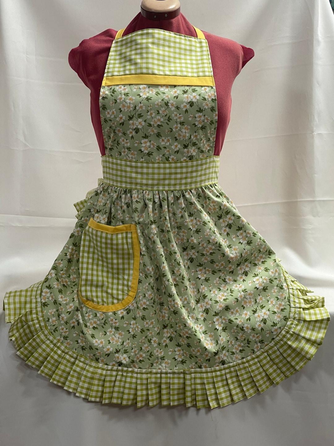 Retro Vintage 50s Style Full Apron / Pinny - Green Floral With Apple ...