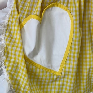 Retro Vintage 50s Style Full Apron / Pinny With Heart Shaped Top and ...
