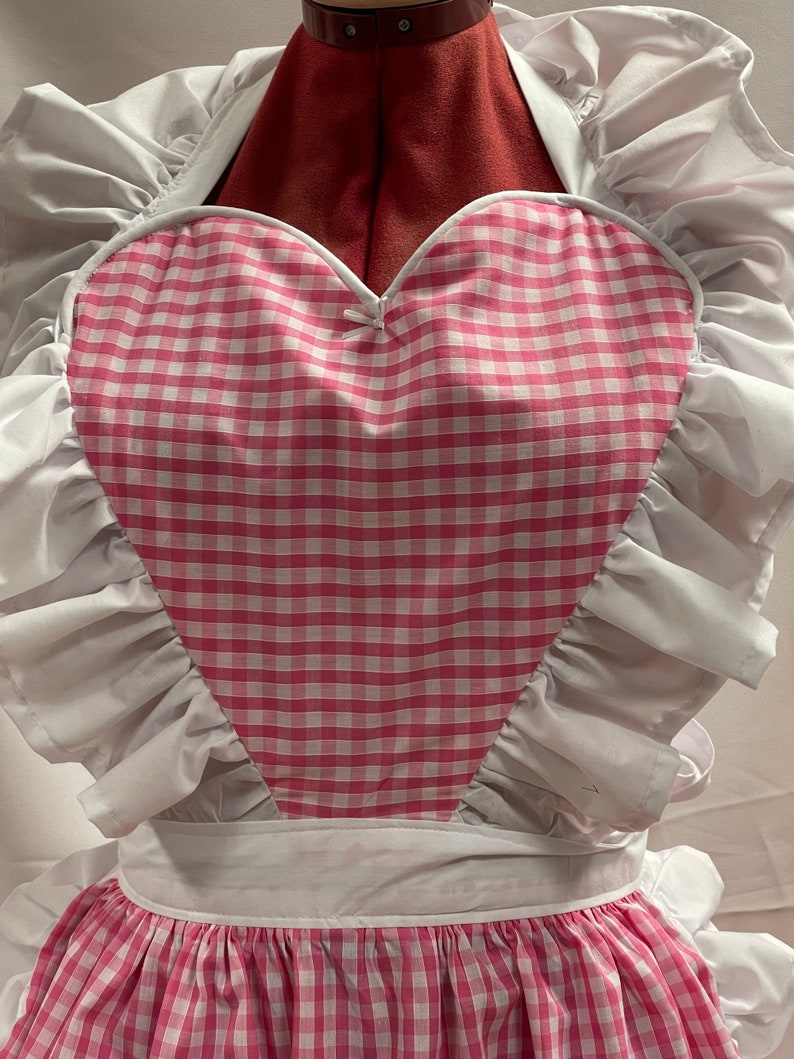 Retro Vintage 50s Style Full Apron / Pinny With Heart Shaped Top and ...