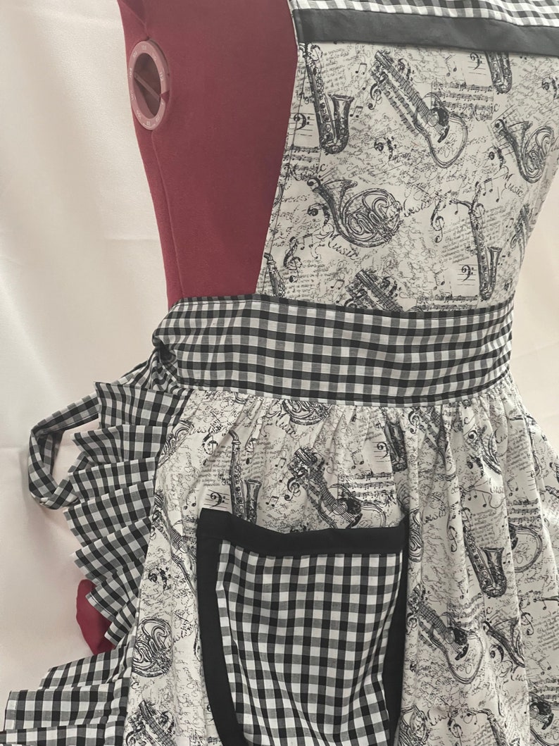 Retro Vintage 50s Style Full Apron / Pinny Musical on Cream - Etsy