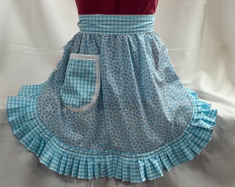 Retro Vintage 50s Style Full Apron / Pinny With Heart Shaped Top and ...