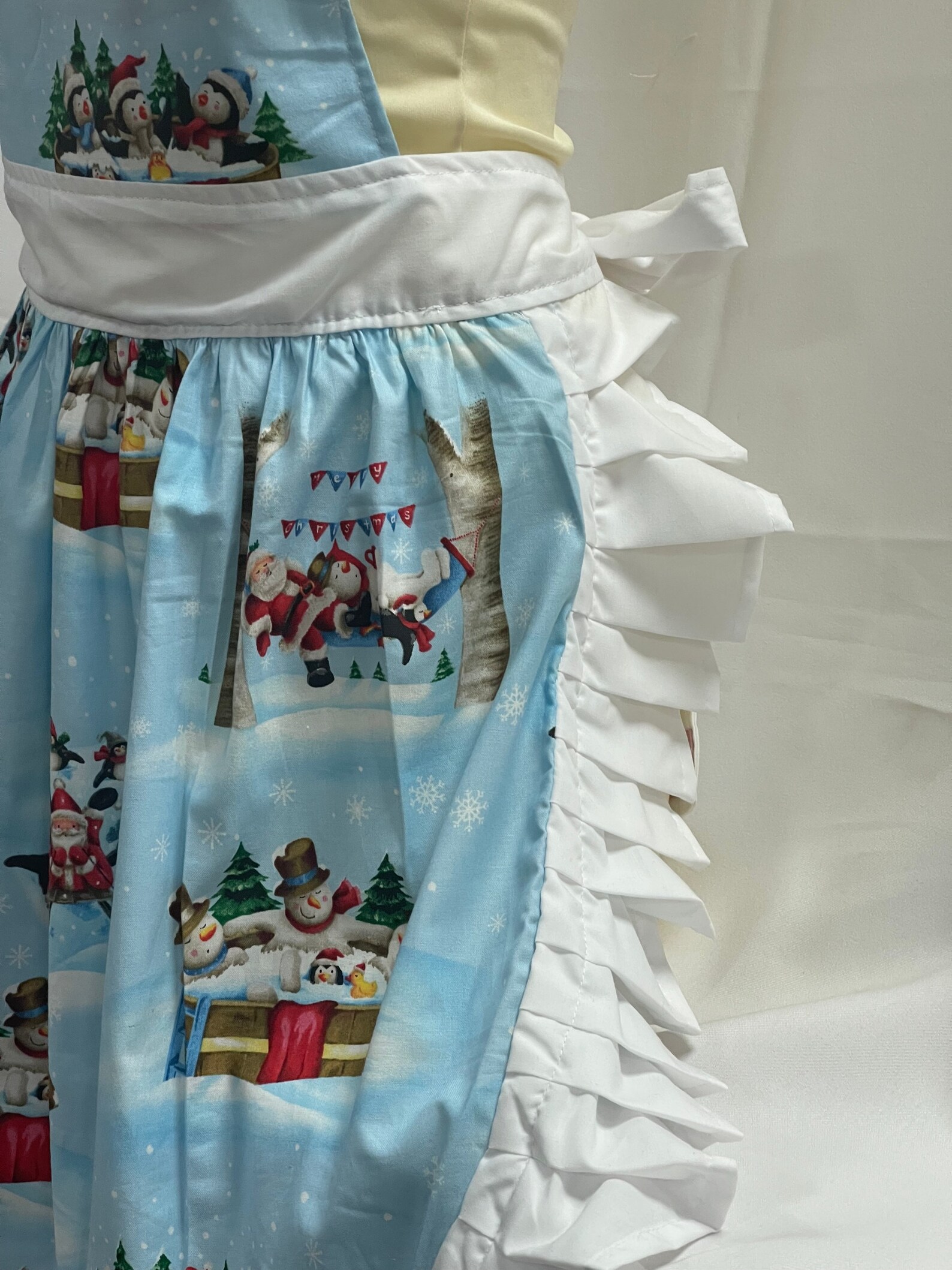 Retro Vintage 50s Style Full Apron / Pinny - Christmas Themes on Blue ...