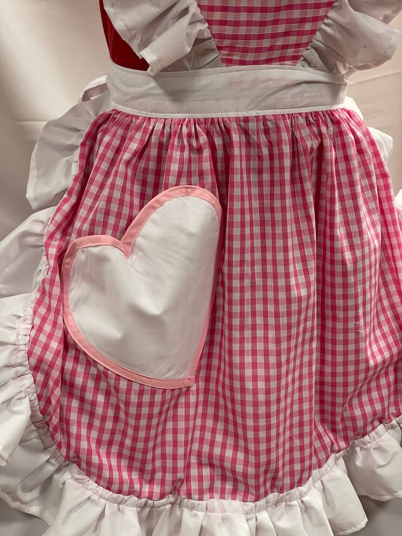 Retro Vintage 50s Style Full Apron / Pinny With Heart Shaped Top and ...