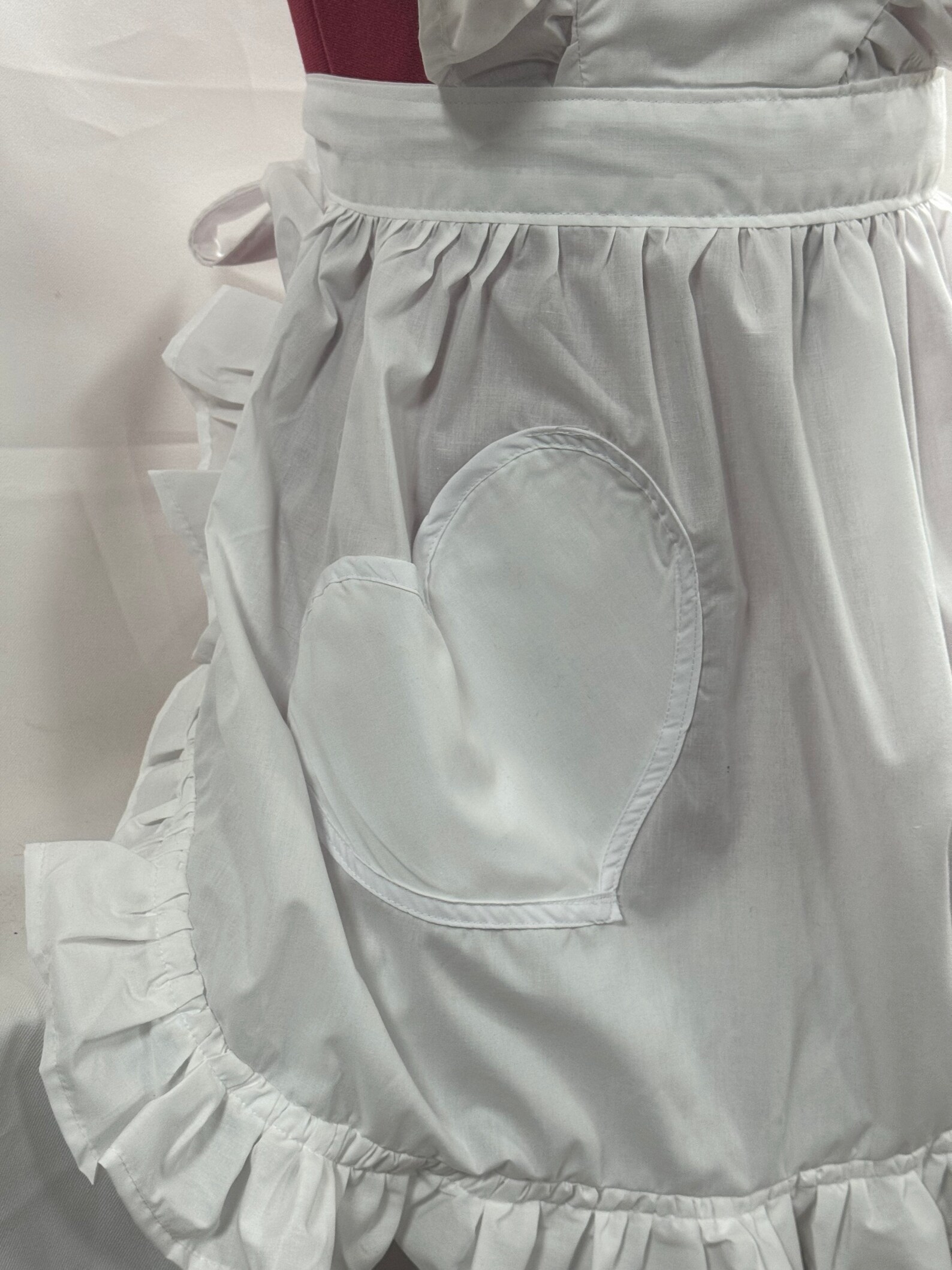 Retro Vintage 50s Style Full Apron / Pinny With Heart Shaped Top and ...